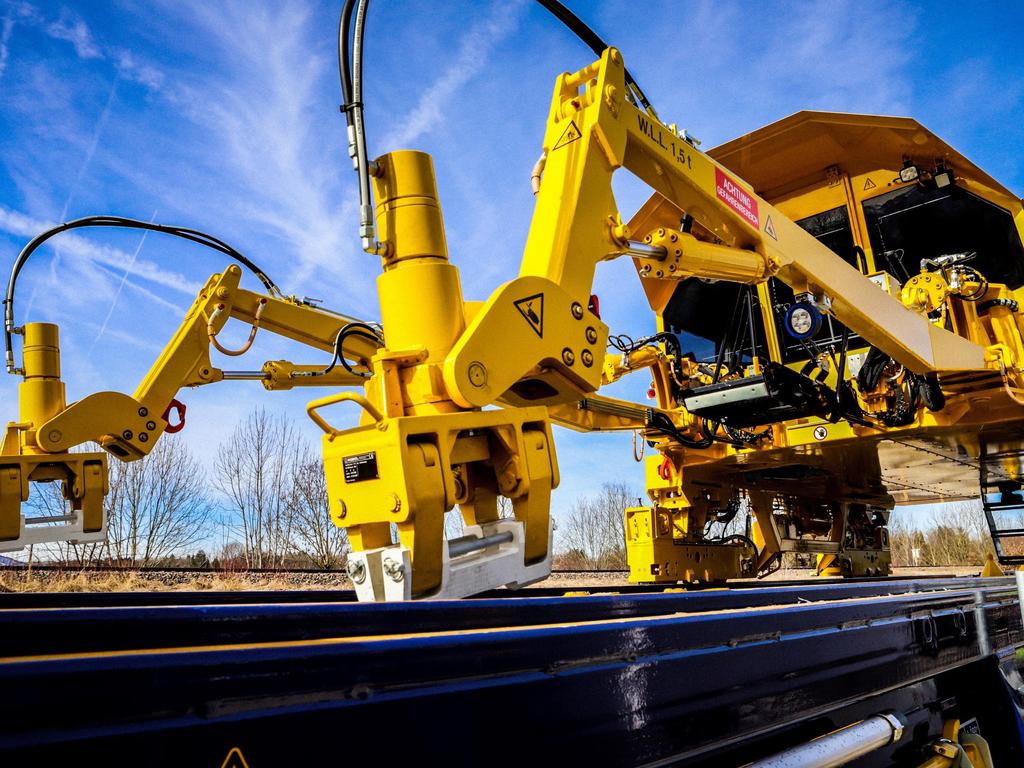 ROBEL | ROREXS Rail Loading Unit Adapts to Customer Needs