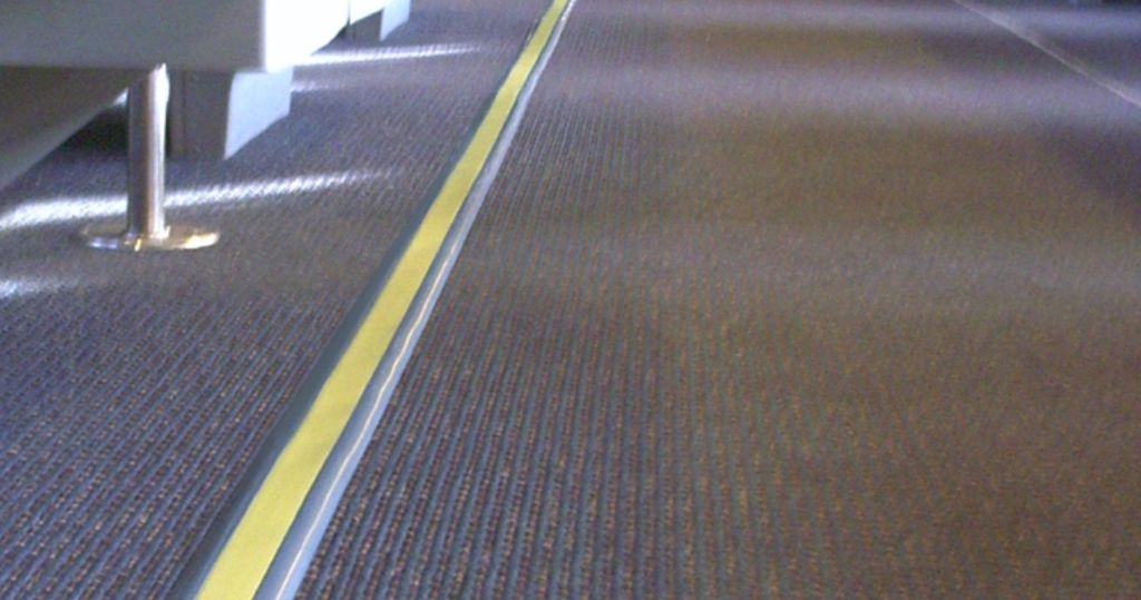 LLEPM (Low-Location Exit Path Markings) | INPS Group | Railway-News