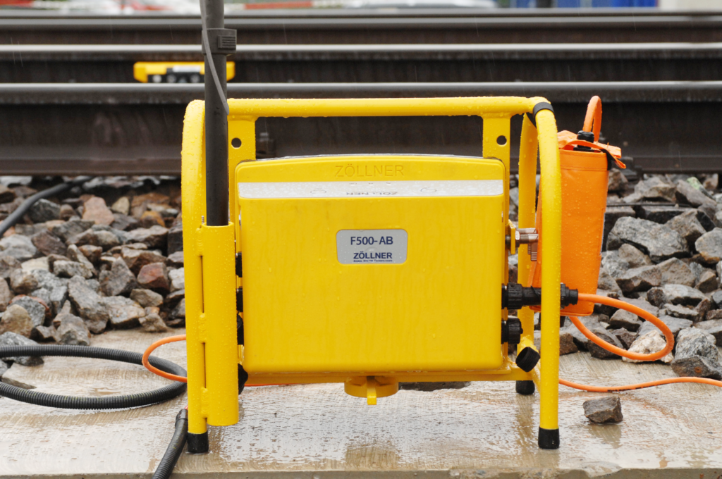 Wearing Personal Warning Devices Improves Safety | Railway-News