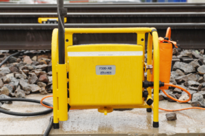 Wearing Personal Warning Devices Improves Safety | Railway-News