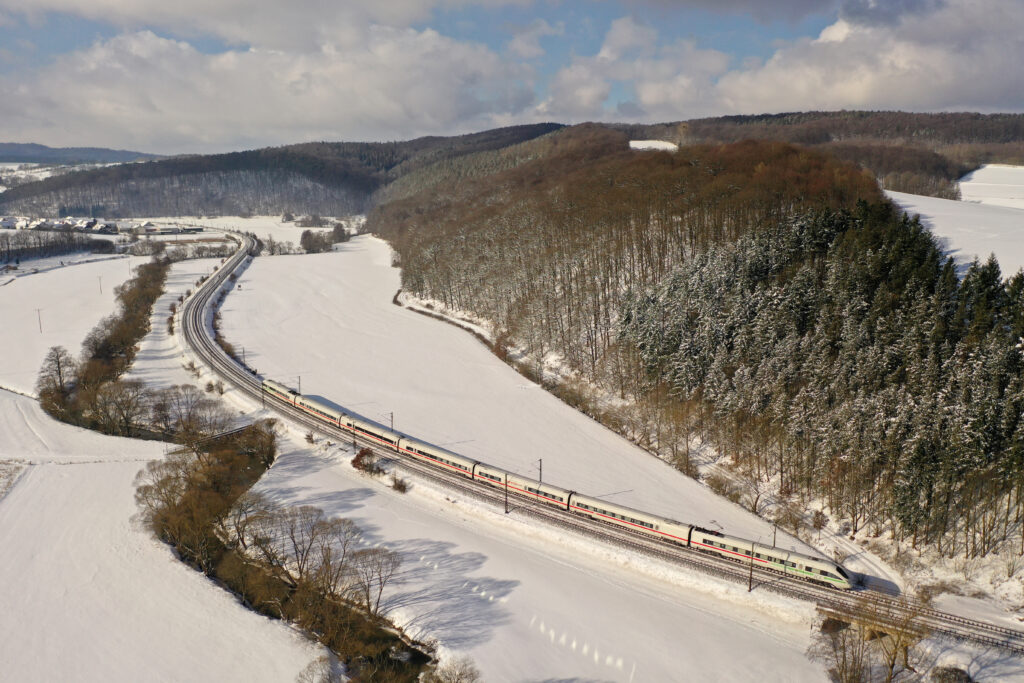 IN PICTURES: Germany's Railway Copes with the Snow | Railway-News