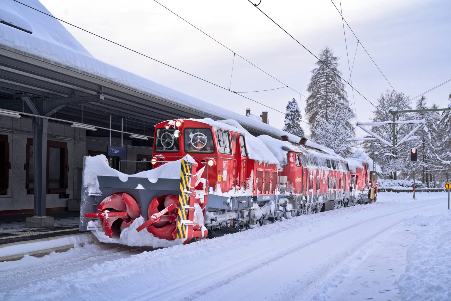 IN PICTURES: Germany's Railway Copes with the Snow | Railway-News