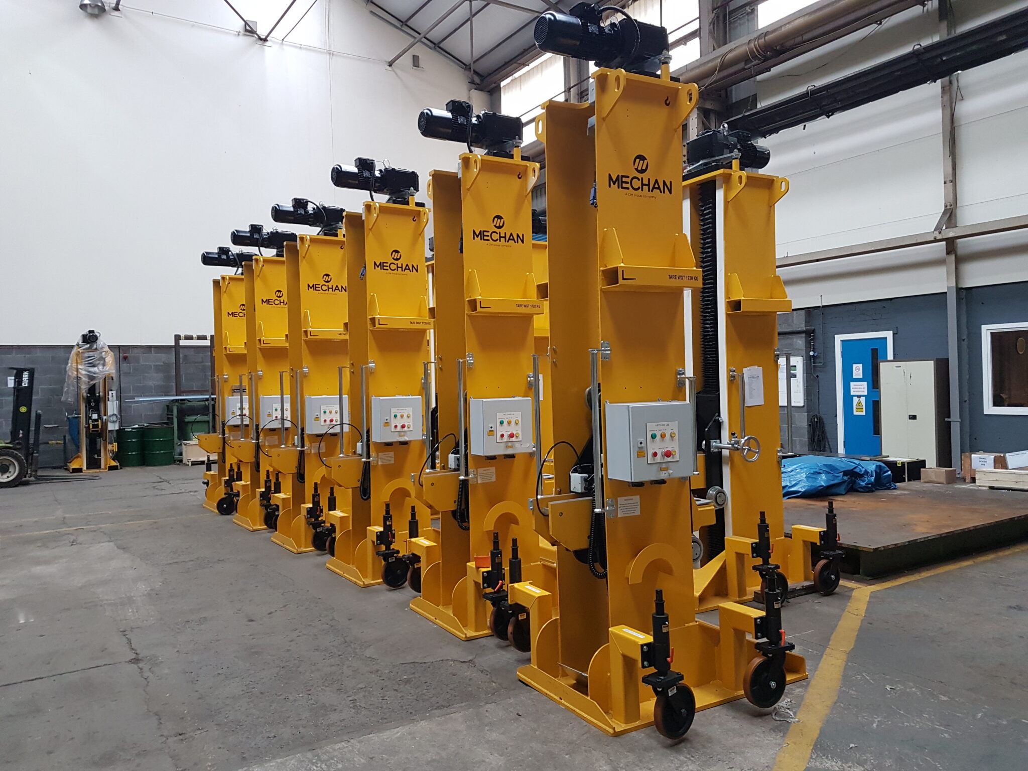 Adaptable Mechan Jacks Aid Rail Services in South | Railway-News