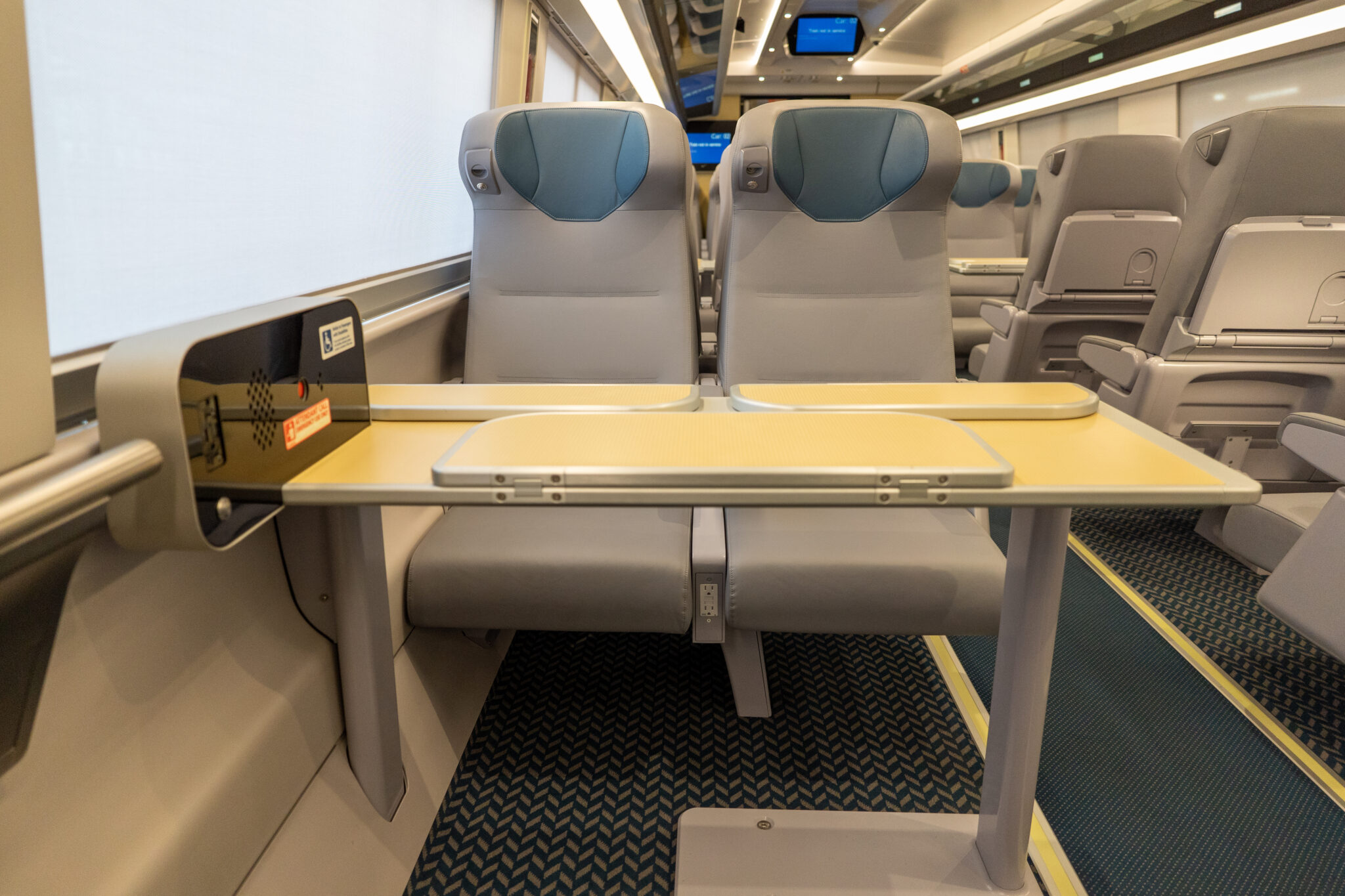 IN PICTURES: Amtrak Unveils Interiors for New Acela Trains | Railway-News