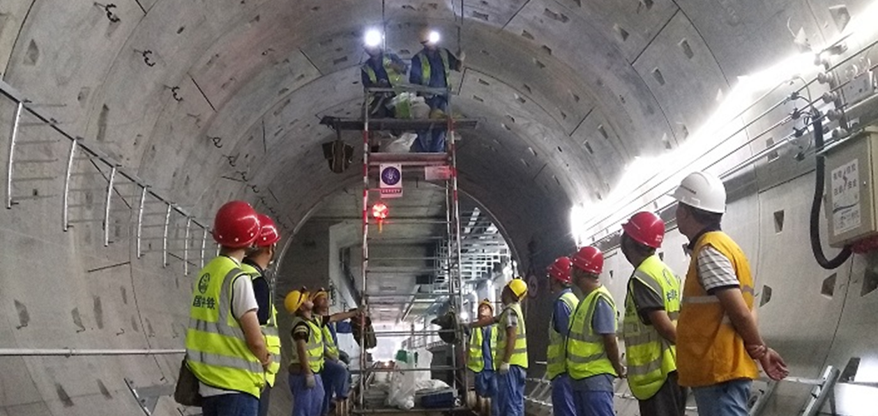 Overhead Catenary Inspection Robot for Urban Rail Transit | Shenhao