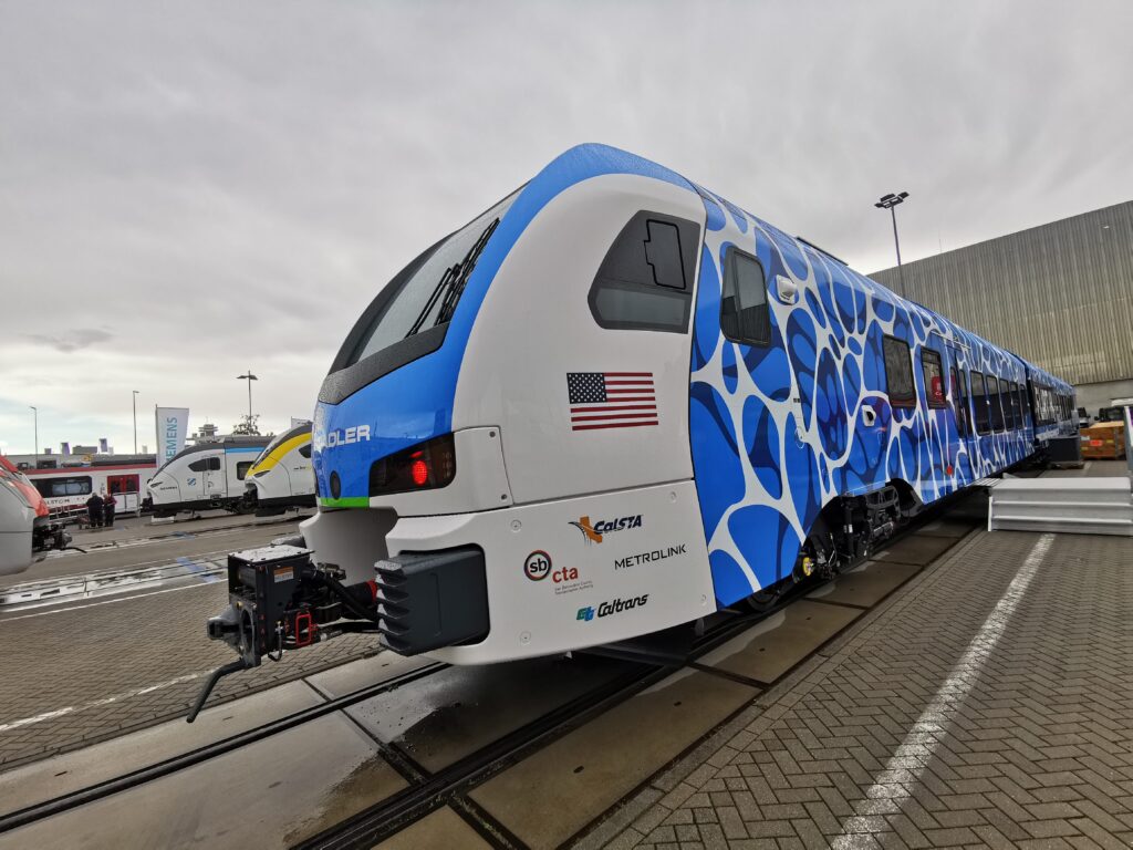 Stadler Presents FLIRT H2 Hydrogen Train for San Bernardino | Railway-News