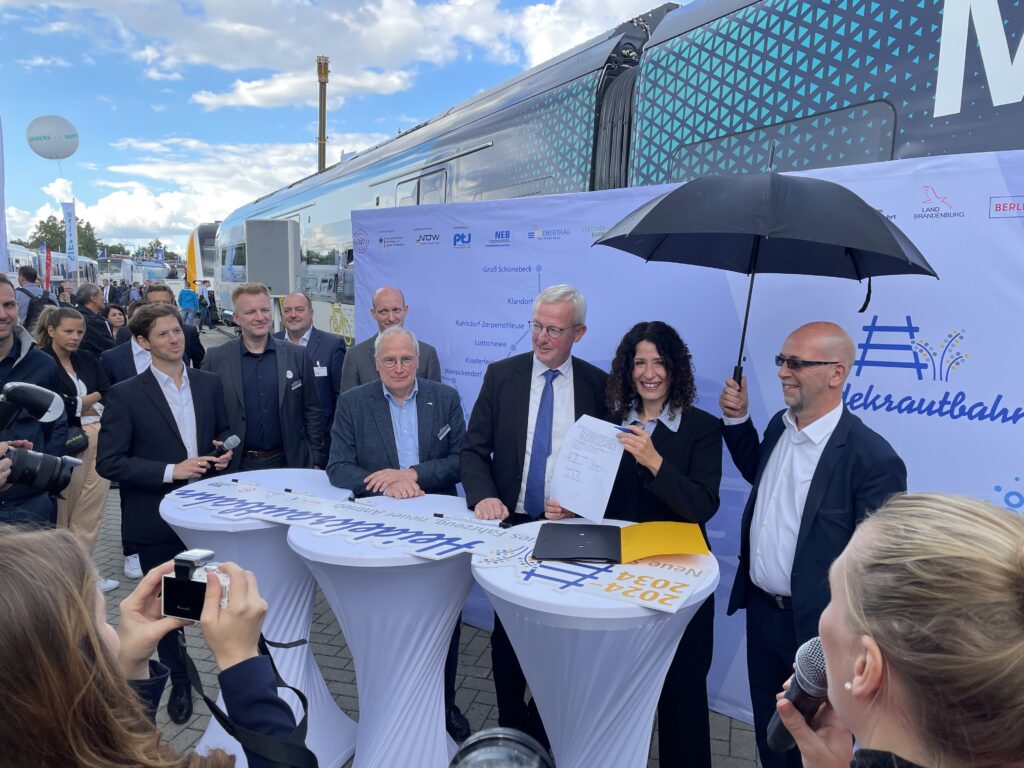 InnoTrans: Official Presentation of Siemens Mobility Mireo Plus H | Railway-News