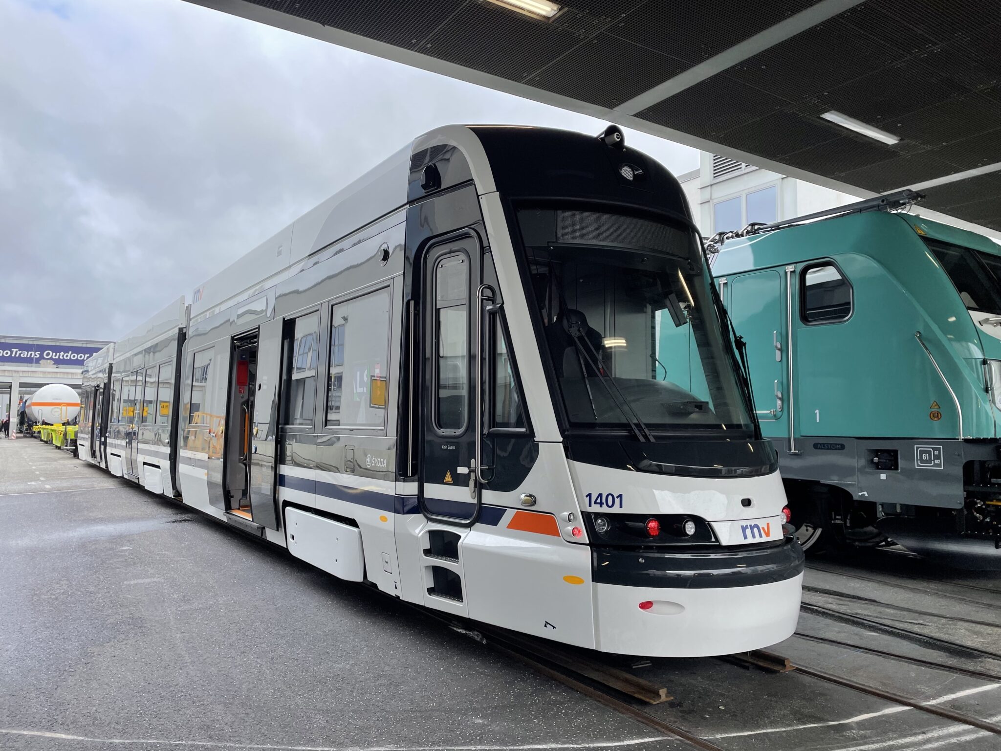 InnoTrans 2022: Škoda Unveils Its 36T Tram-Train for RNV | Railway-News