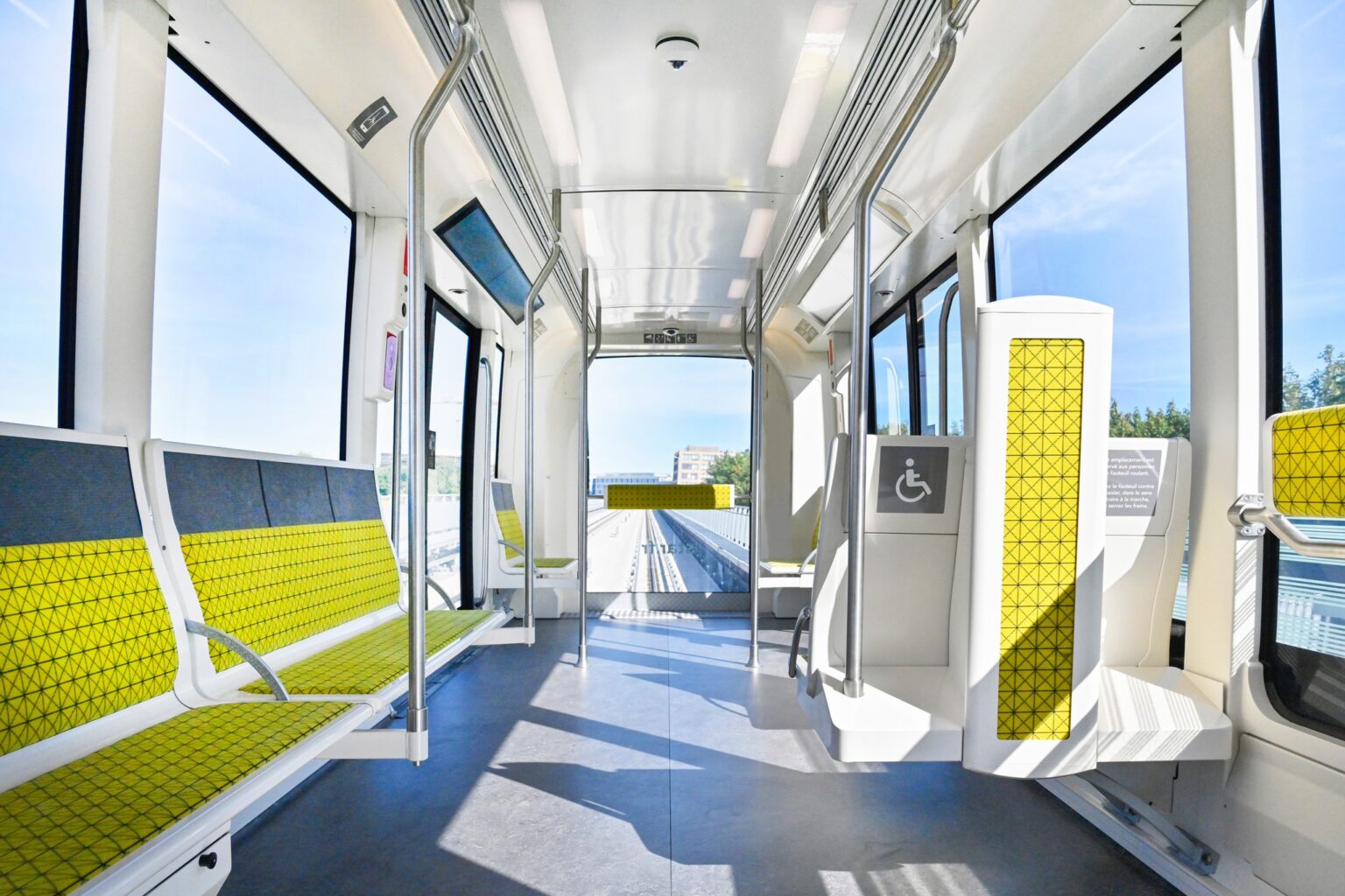 Yellow Window Designs Interior for Rennes Ville et Métropole Metro