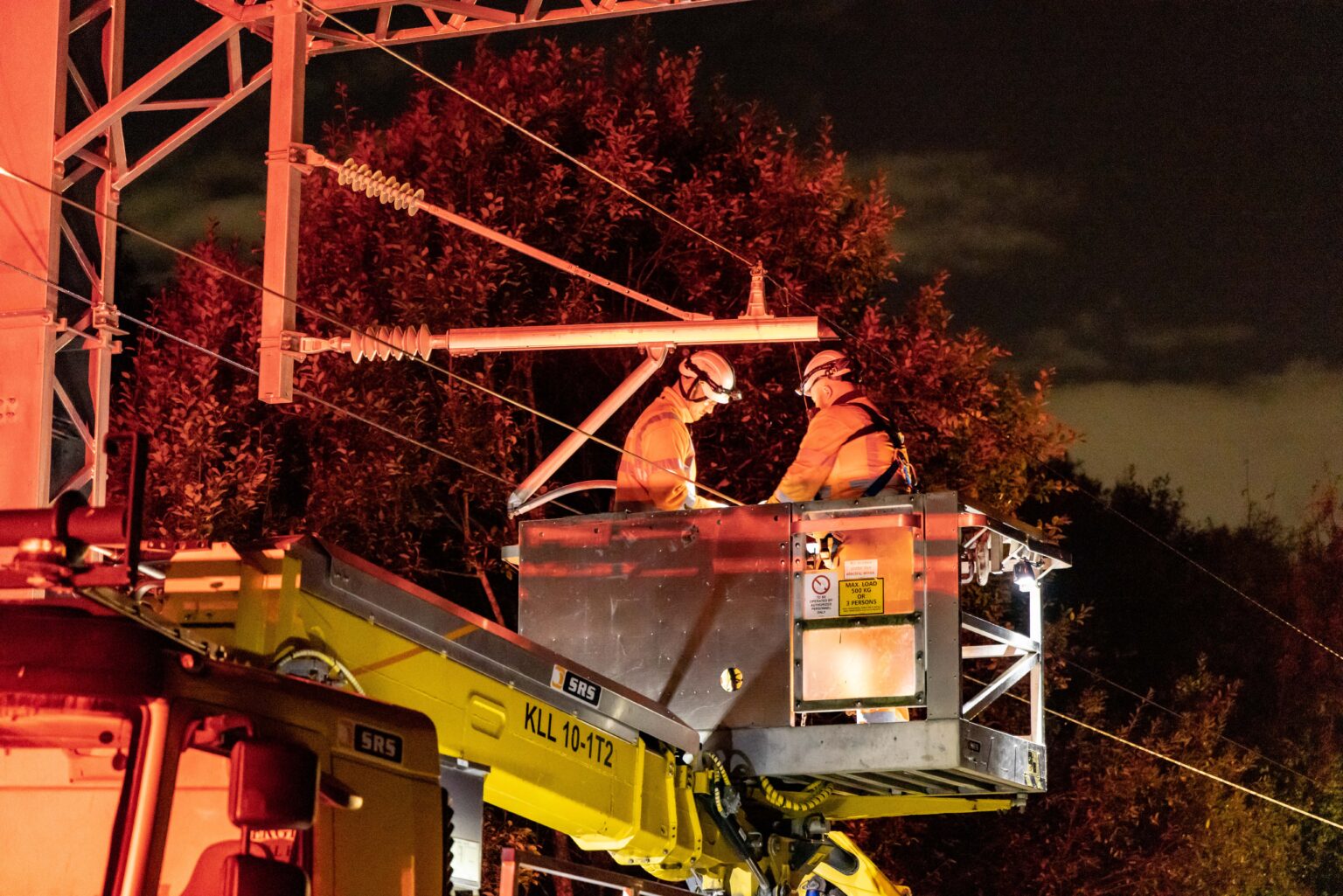 Network Rail Installs First Electric Wires Between Manchester and ...