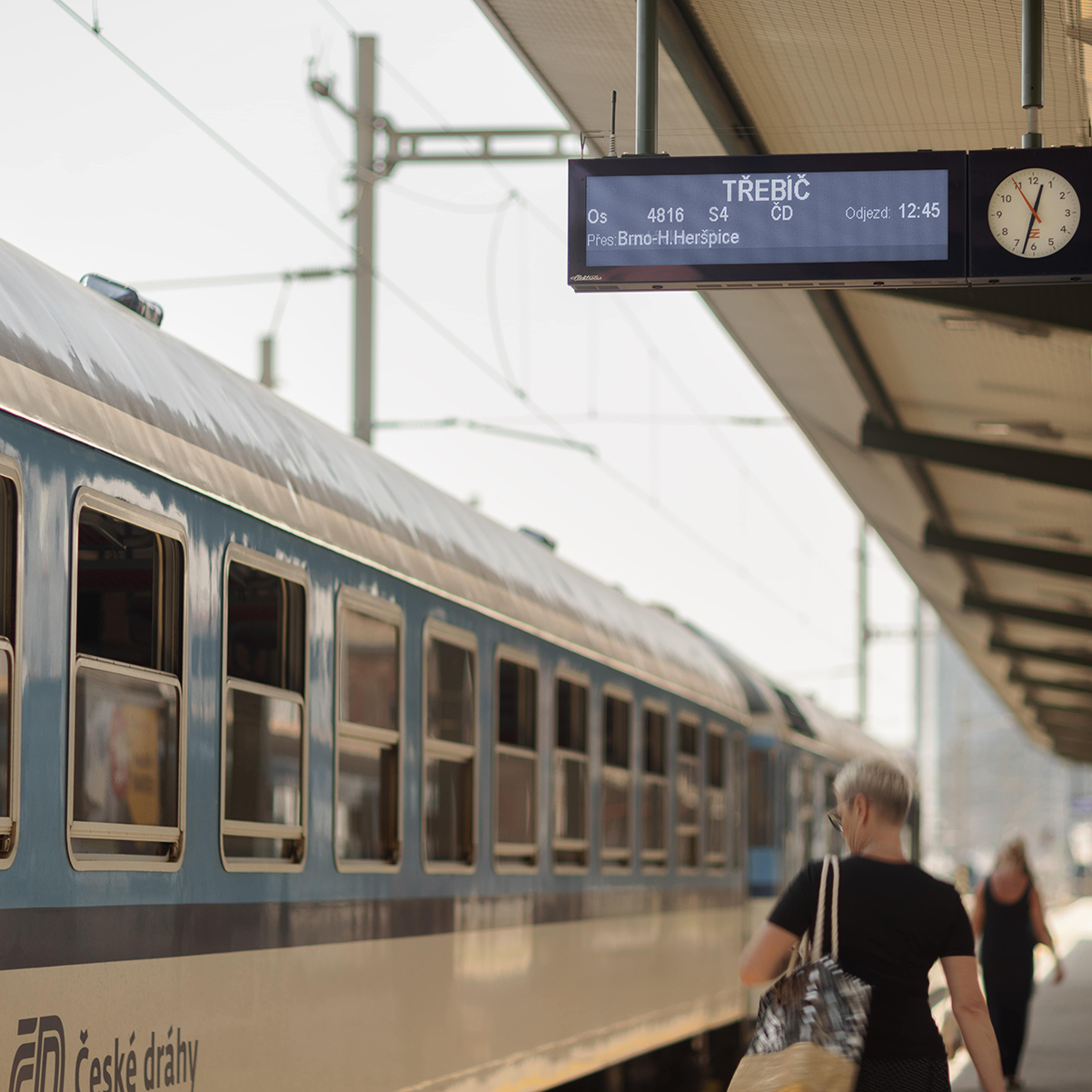Surge Protection Devices for Information Panels for Train Stations