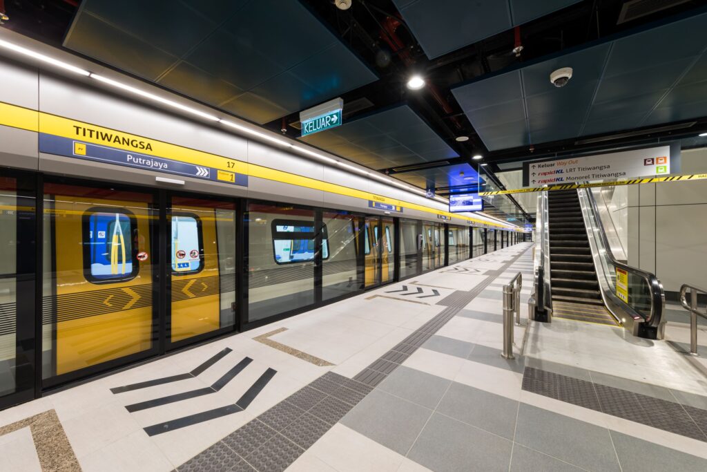 Malaysia: Klang Valley MRT Putrajaya Line Opens in Kuala Lumpur | Railway-News
