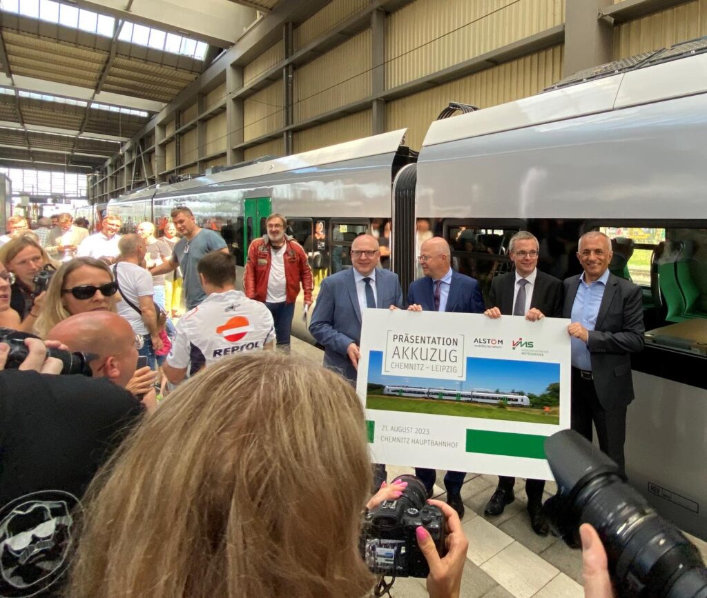 Germany: Alstom and VMS Present Battery-Powered Electric Train in ...