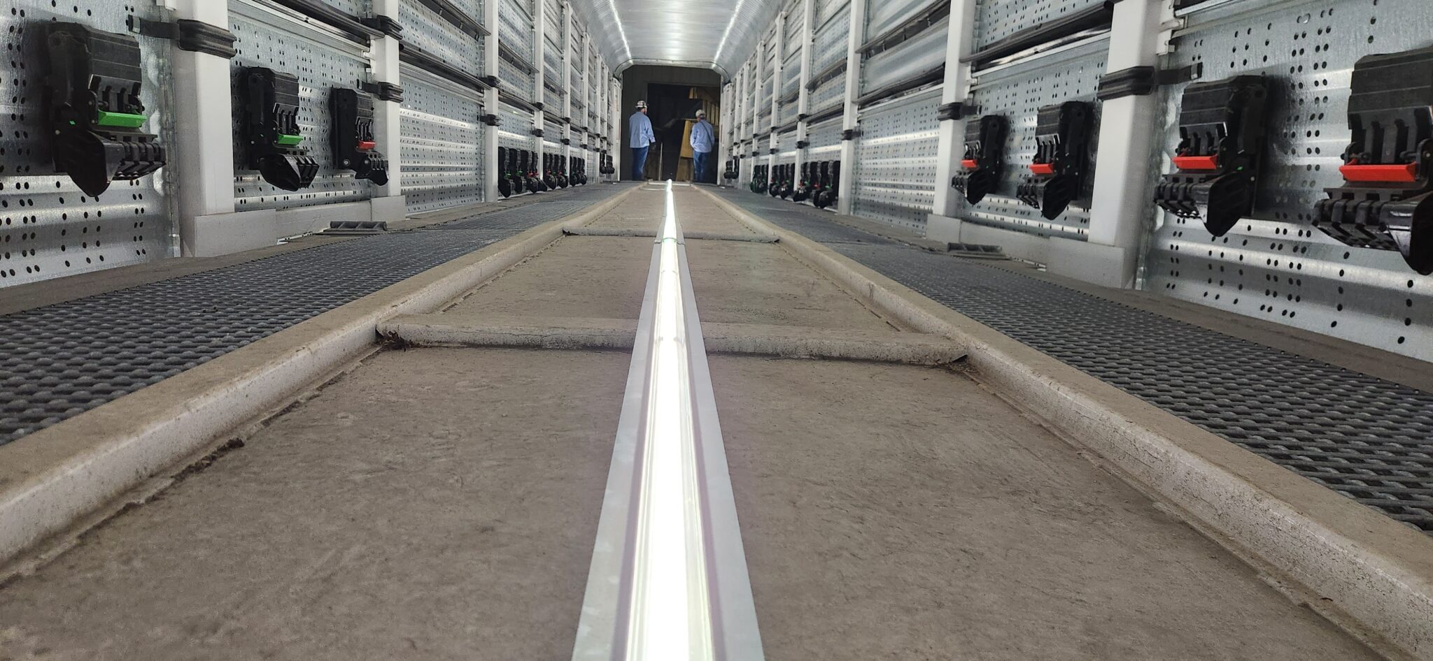 LED Auto Rack Railcar Lighting by INPS | Railway-News