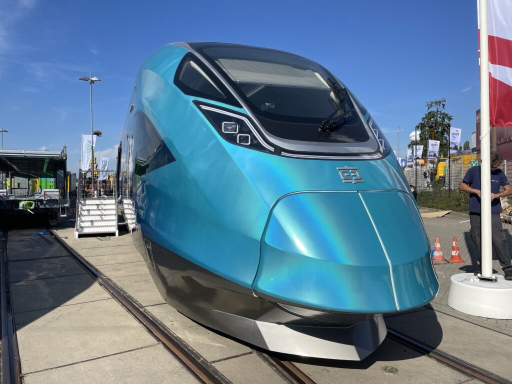 InnoTrans IN PICTURES: China's Hydrogen High-Speed Train | Railway-News