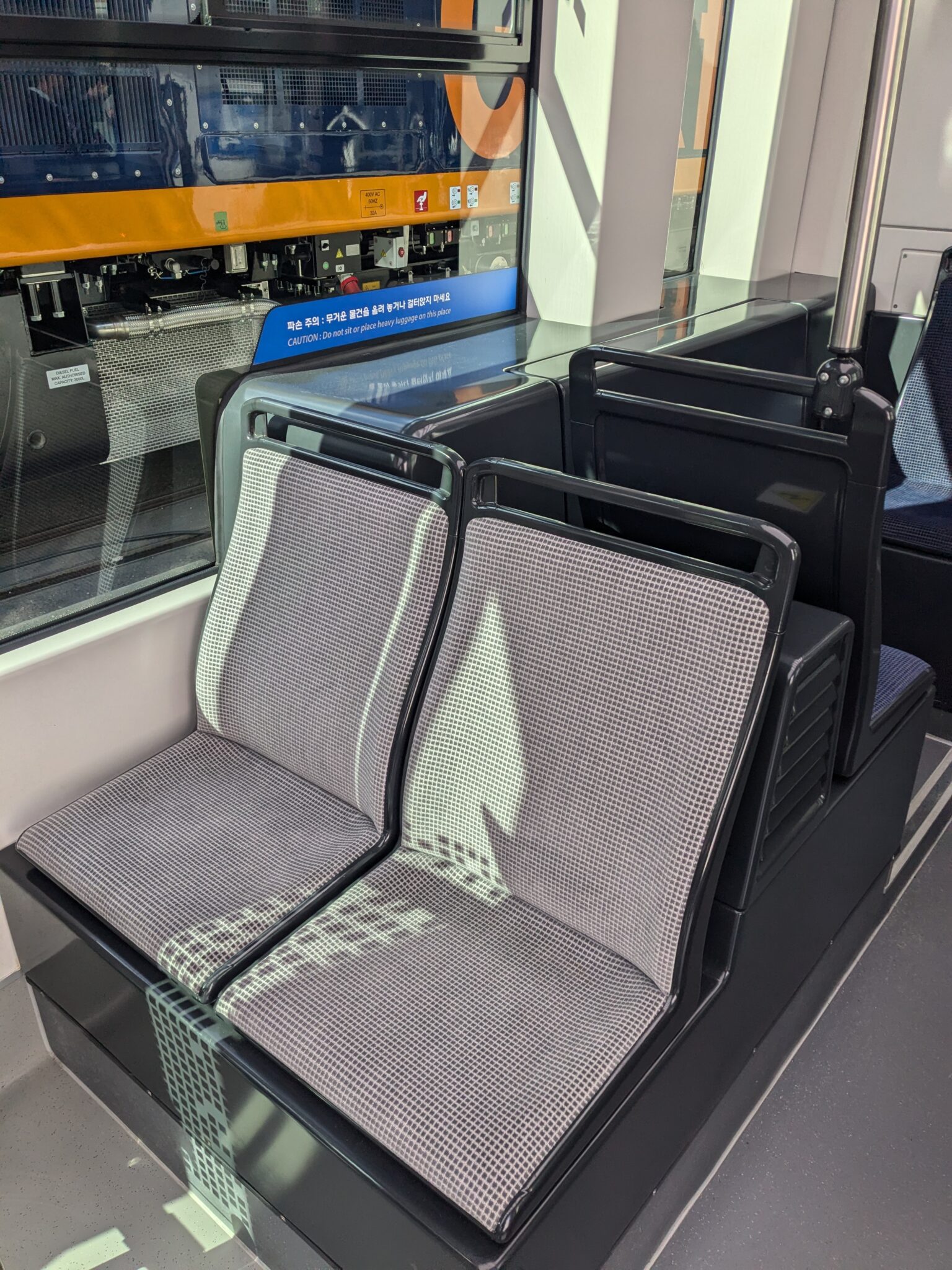InnoTrans IN PICTURES: Hyundai Rotem's Hydrogen Tram | Railway-News