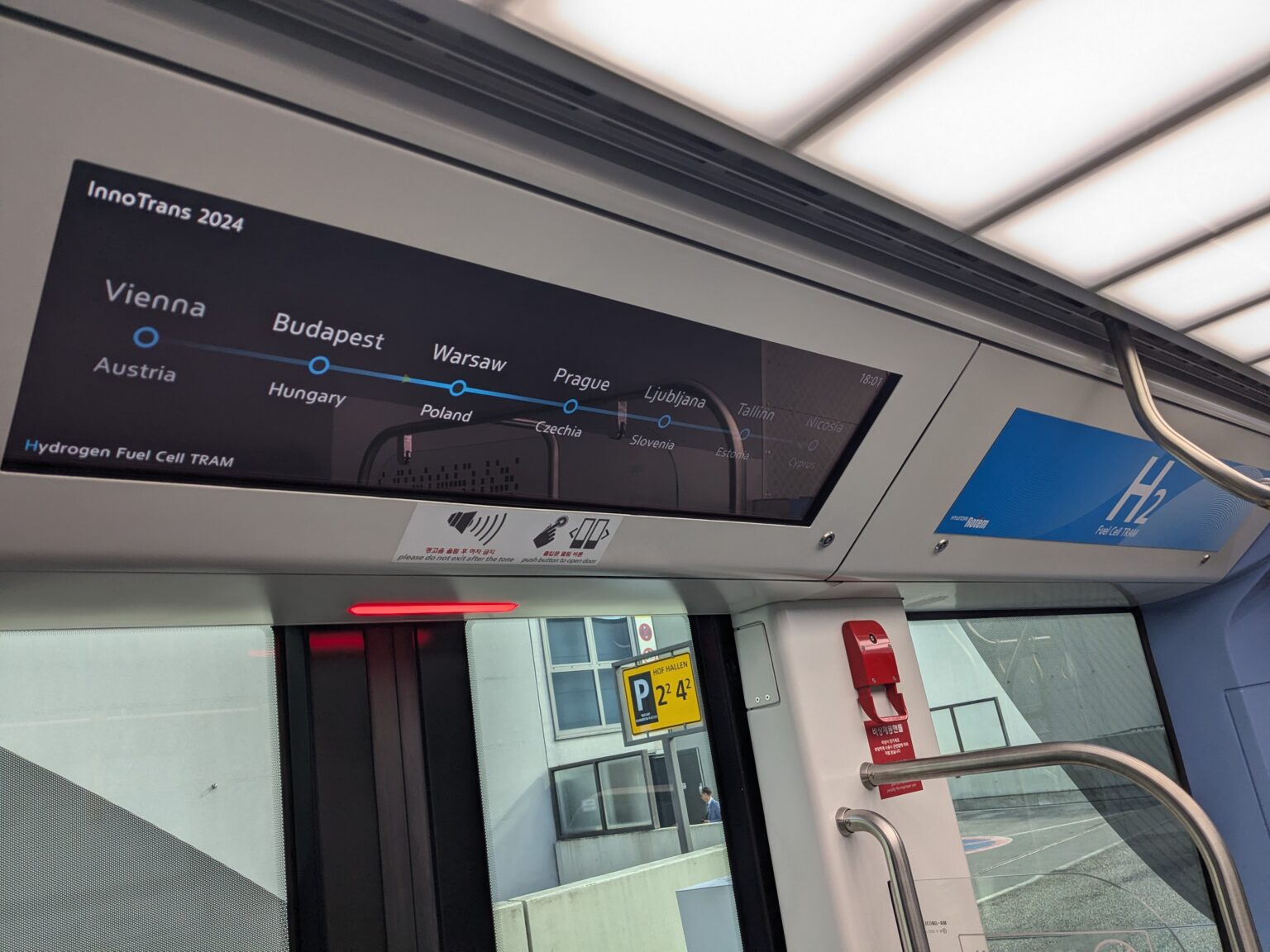 InnoTrans IN PICTURES: Hyundai Rotem's Hydrogen Tram | Railway-News