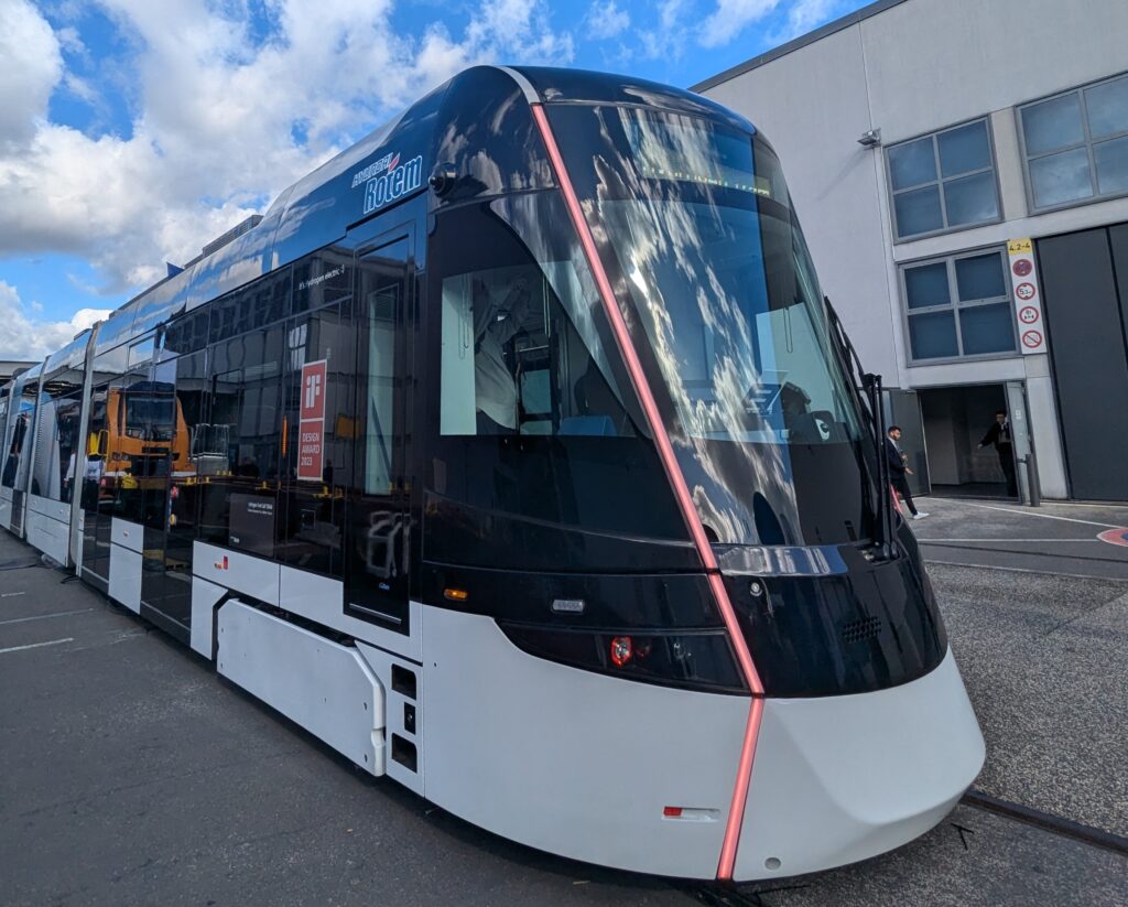 InnoTrans IN PICTURES: Hyundai Rotem's Hydrogen Tram | Railway-News