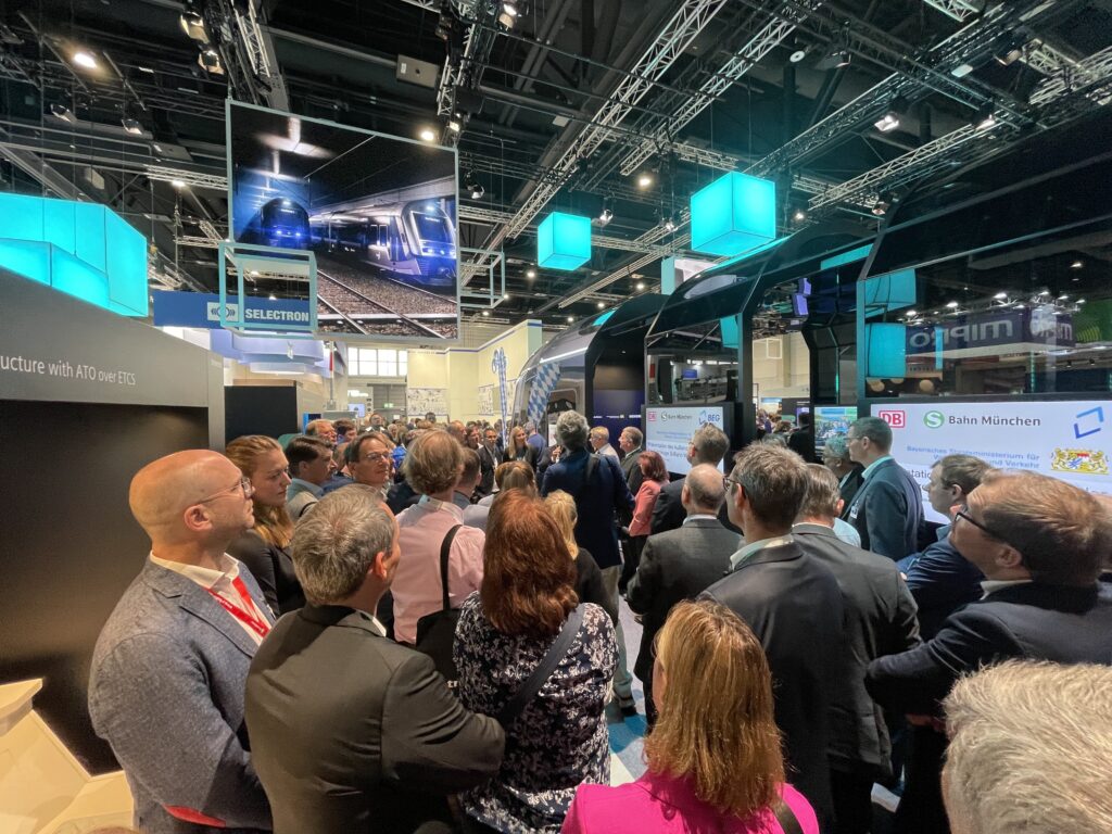 InnoTrans 2024: Siemens Mobility Unveils Its Design of the New S-Bahn for Munich | Railway-News