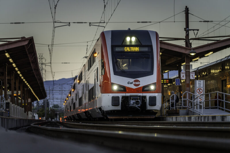 Caltrain’s Electric Fleet Exceeds Efficiency Expectations | Railway-News