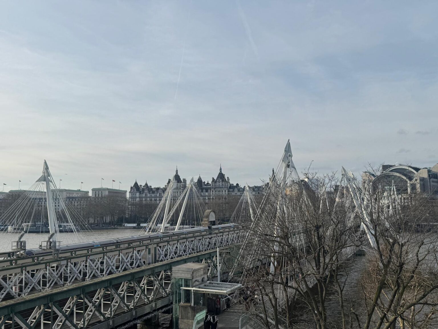 UK: Hungerford Bridge Refurbishment Set to Begin | Railway-News