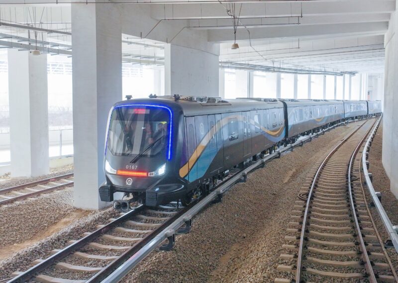 World’s First Carbon Fibre Subway Train Enters Service | Railway-News