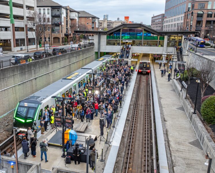 MARTA Unveils New CQ400 Railcars for Atlanta | Railway-News