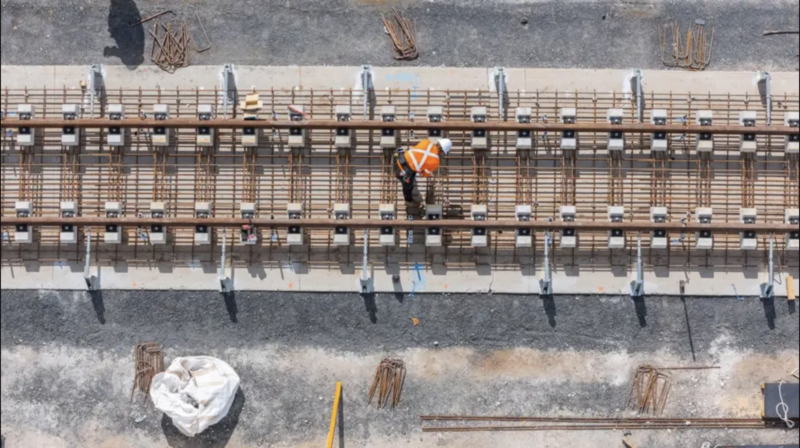Sydney Metro: Track Laying Begins at Luddenham | Railway-News