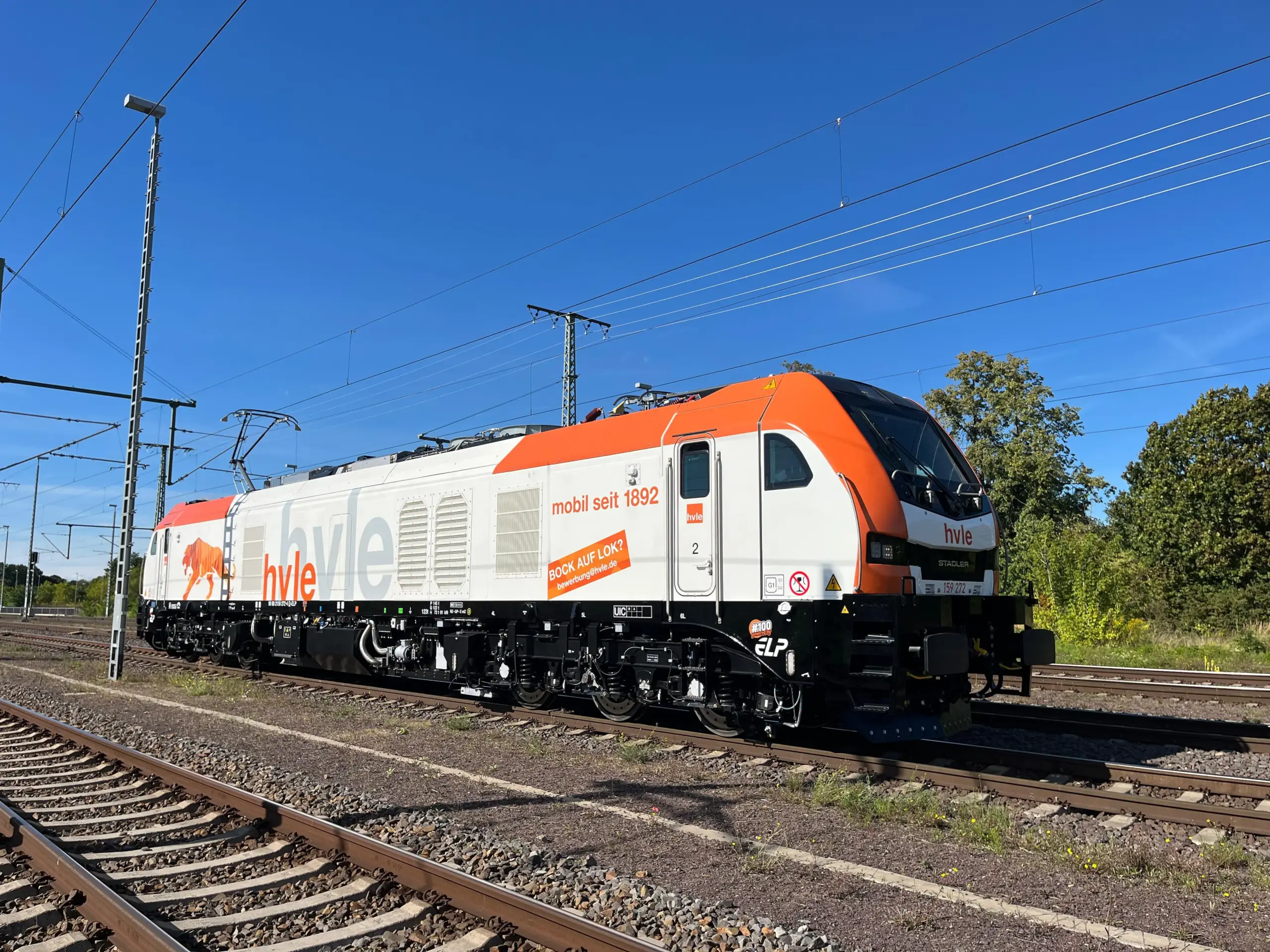 Stadler Delivers 100th EURODUAL Hybrid Locomotive | Railway-News