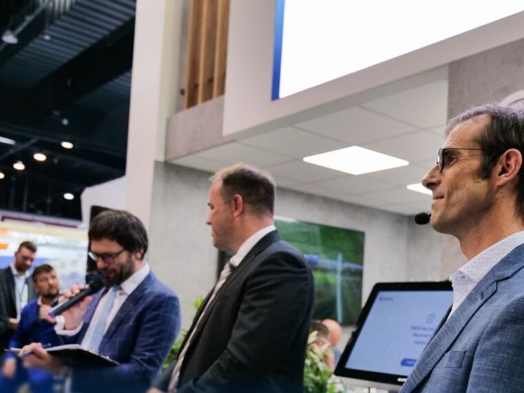 InnoTrans 2024: Hitachi Rail Launches HMAX AI Solution | Railway-News