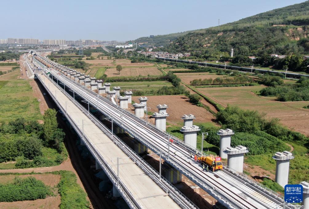China: Track Laying Underway on Xi’an–Shiyan High-Speed Railway ...