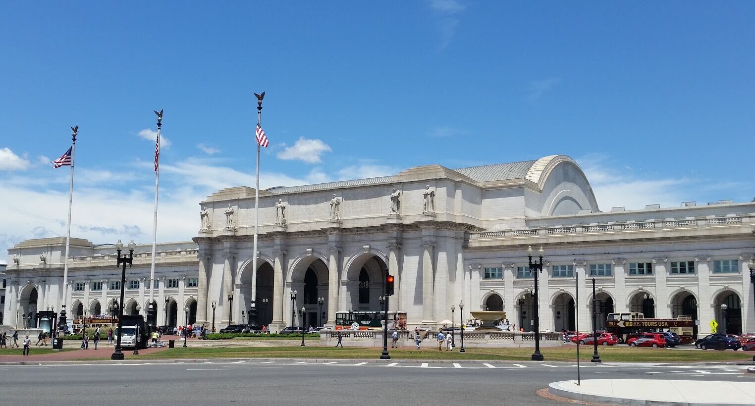 Ontario Completes Confederation GO Station in Hamilton | Railway-News