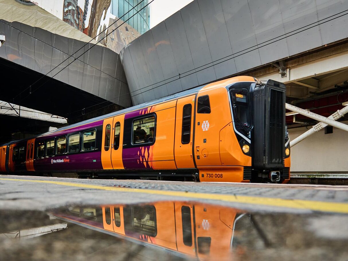 UK: South Western Railway Launches Aventra Fleet | Railway-News