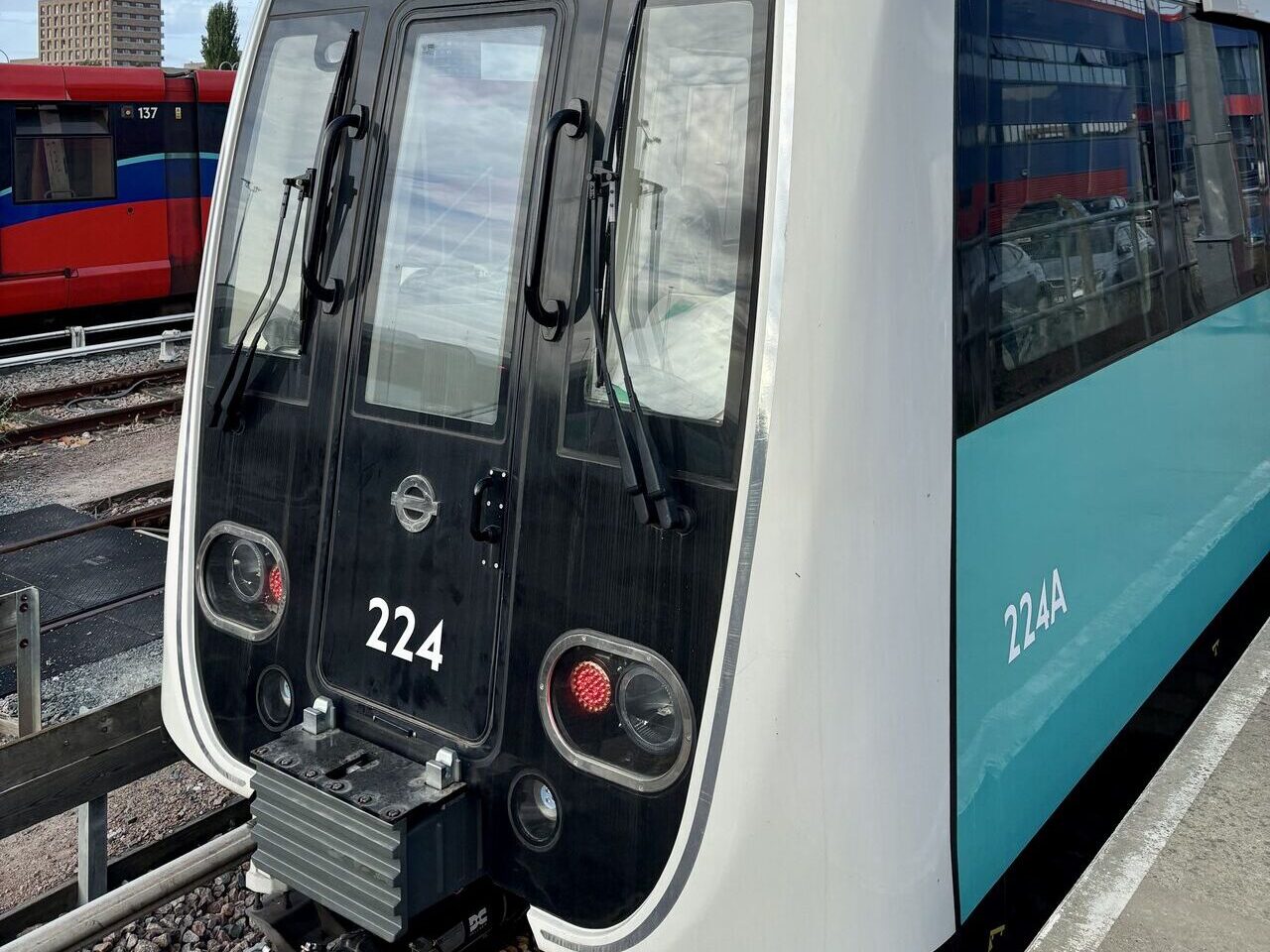 US: MTA Debuts R211 Train on NYCT B Line | Railway-News