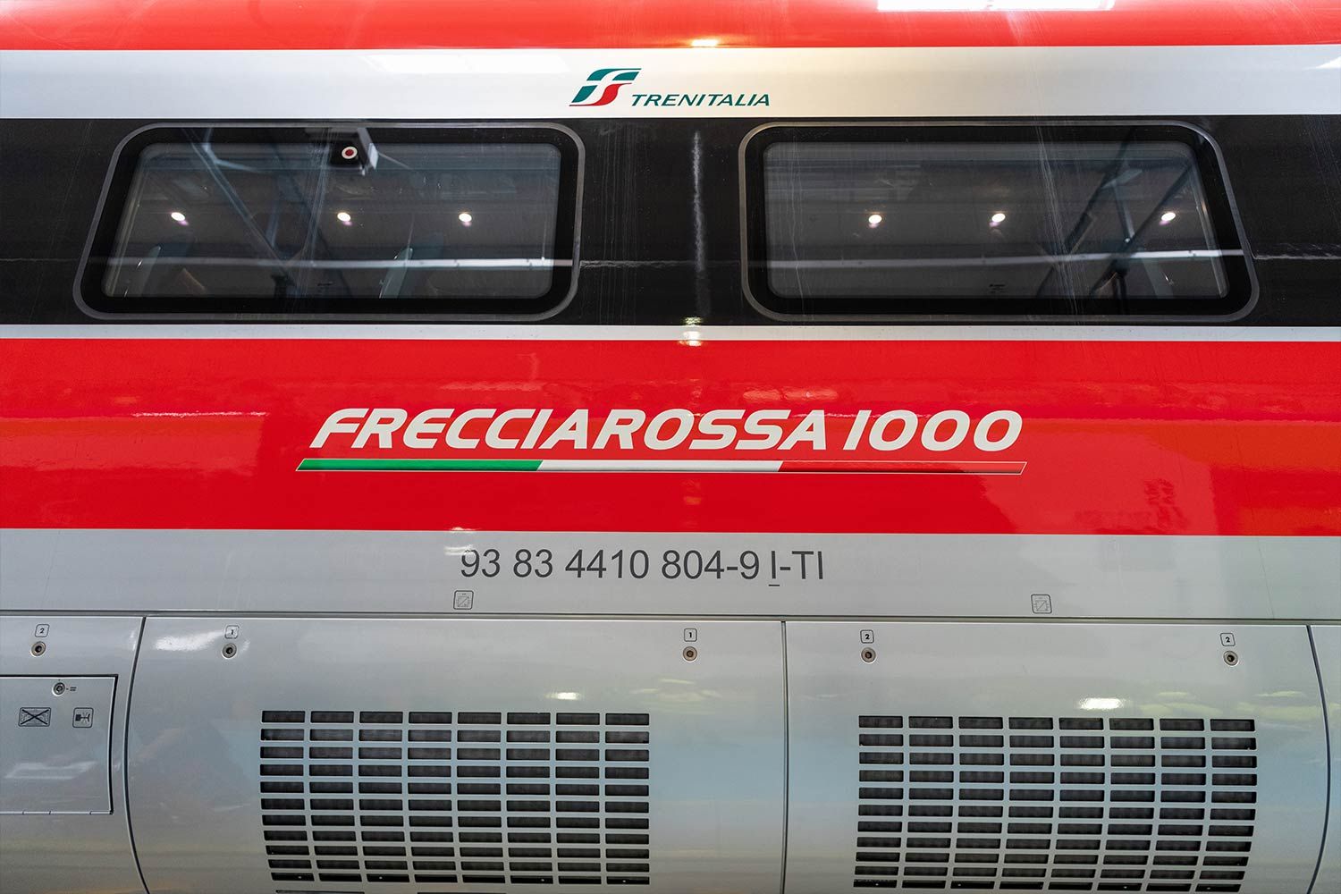 FS Group Unveils New Frecciarossa 1000 Fleet | Railway-News
