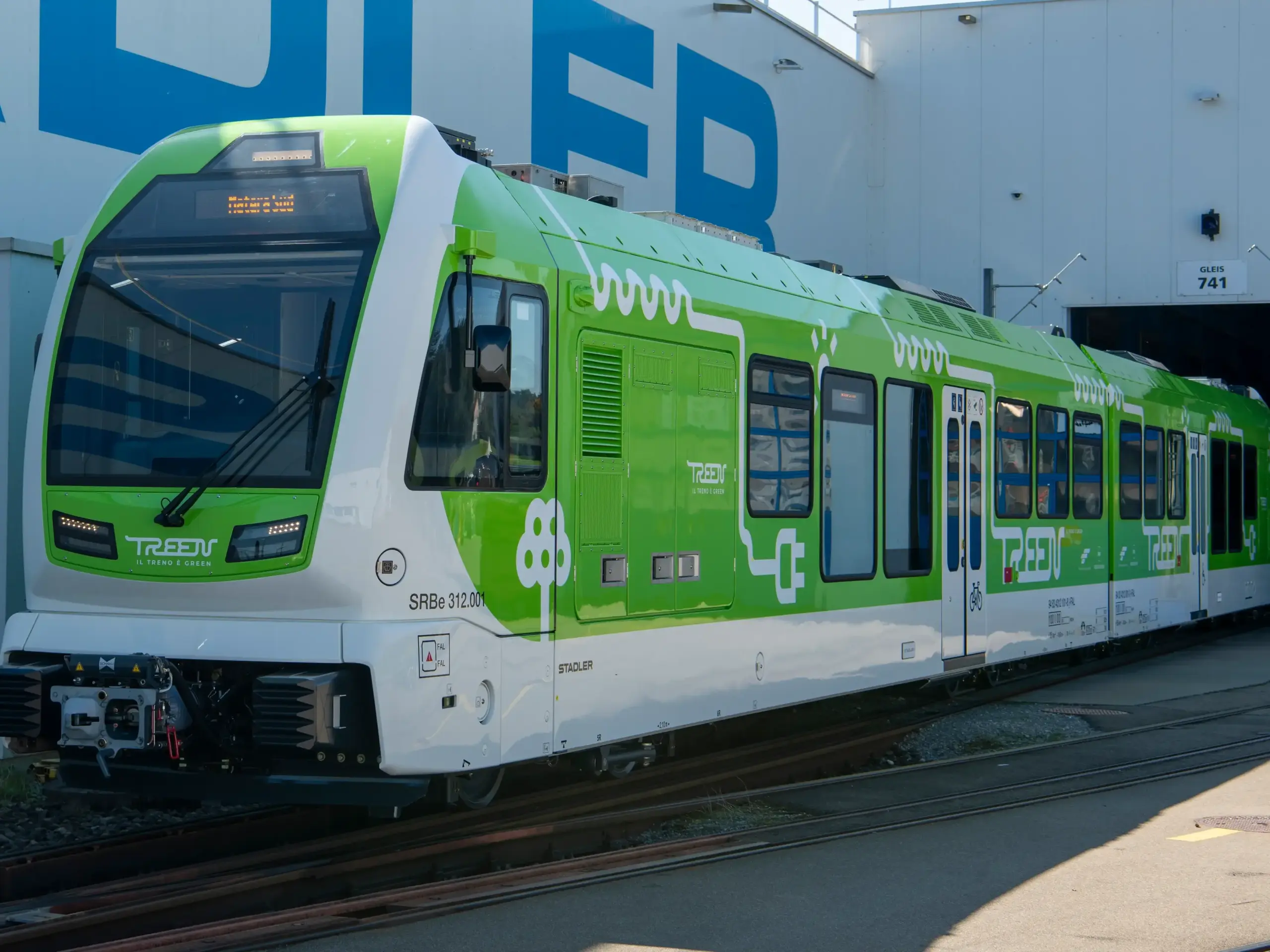 Class 710 London Overground Trains Expand Services | Railway-News