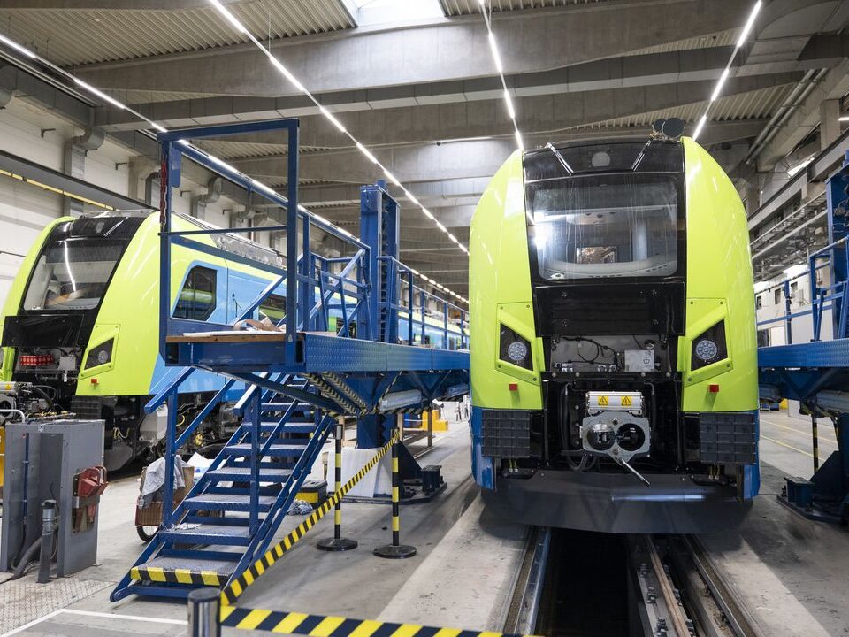 Alstom Celebrates 10 Years of Indian Freight Operations | Railway-News