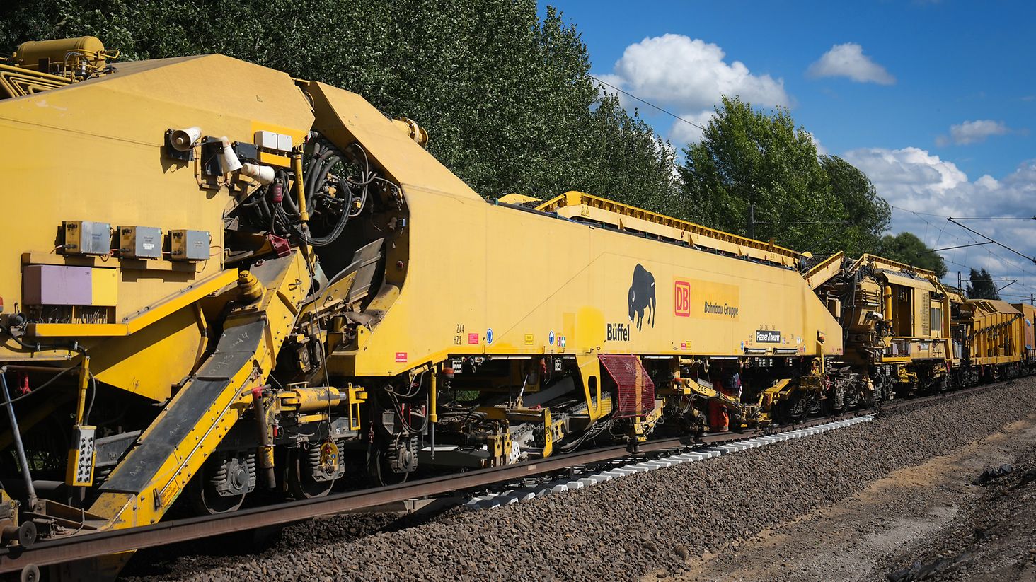 2025: DB InfraGO Invests Over €19 Billion in Rail Infrastructure ...