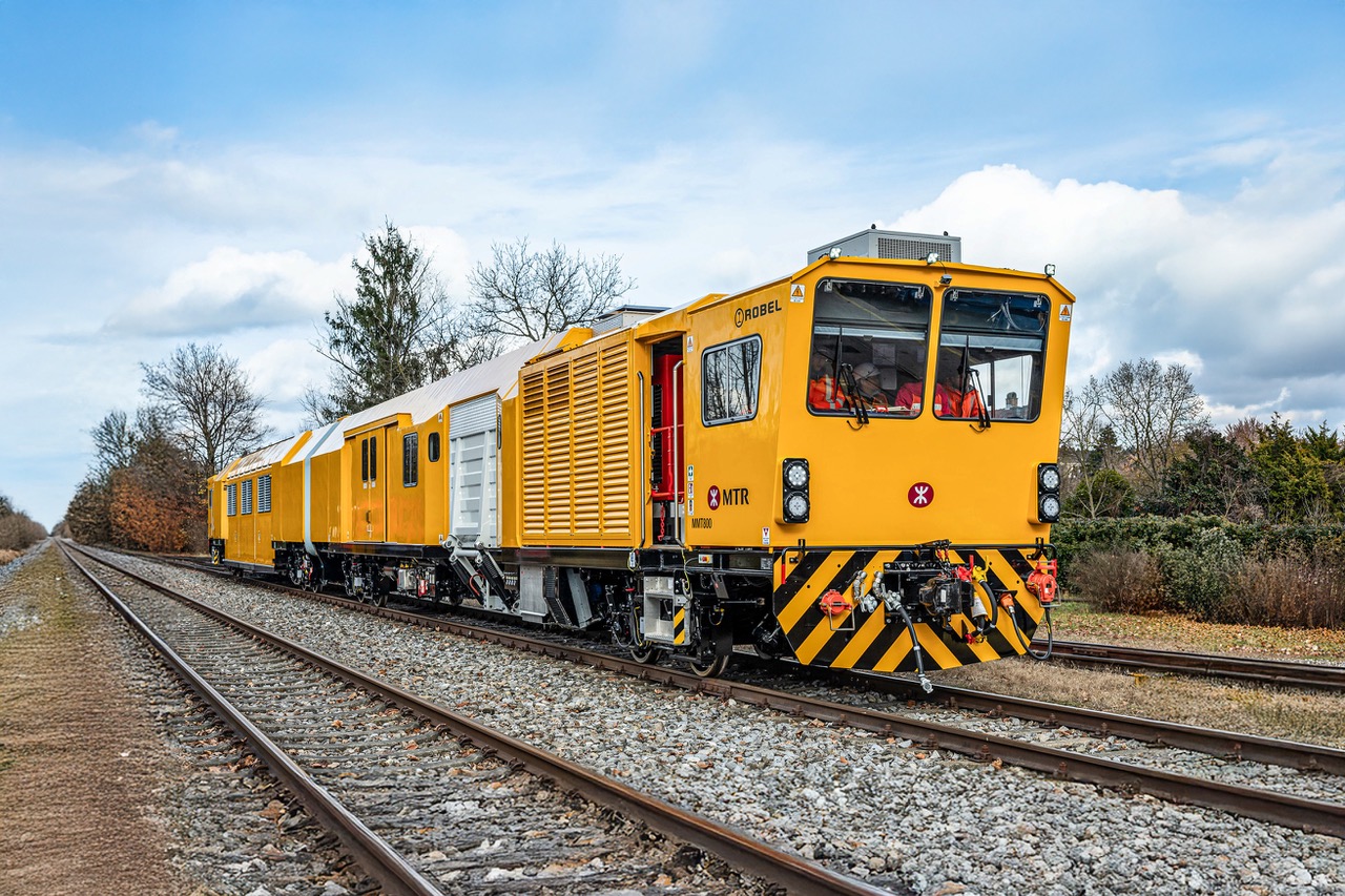 ROMIS Mobile Maintenance Train: Modular Solutions for Railway ...