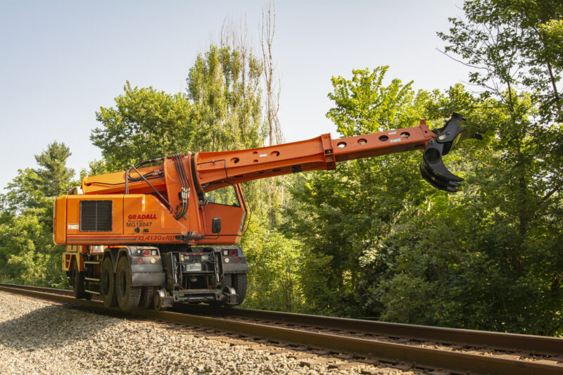 Gradall TrackStar with Grapple Attachment Handles Railway Maintenance ...